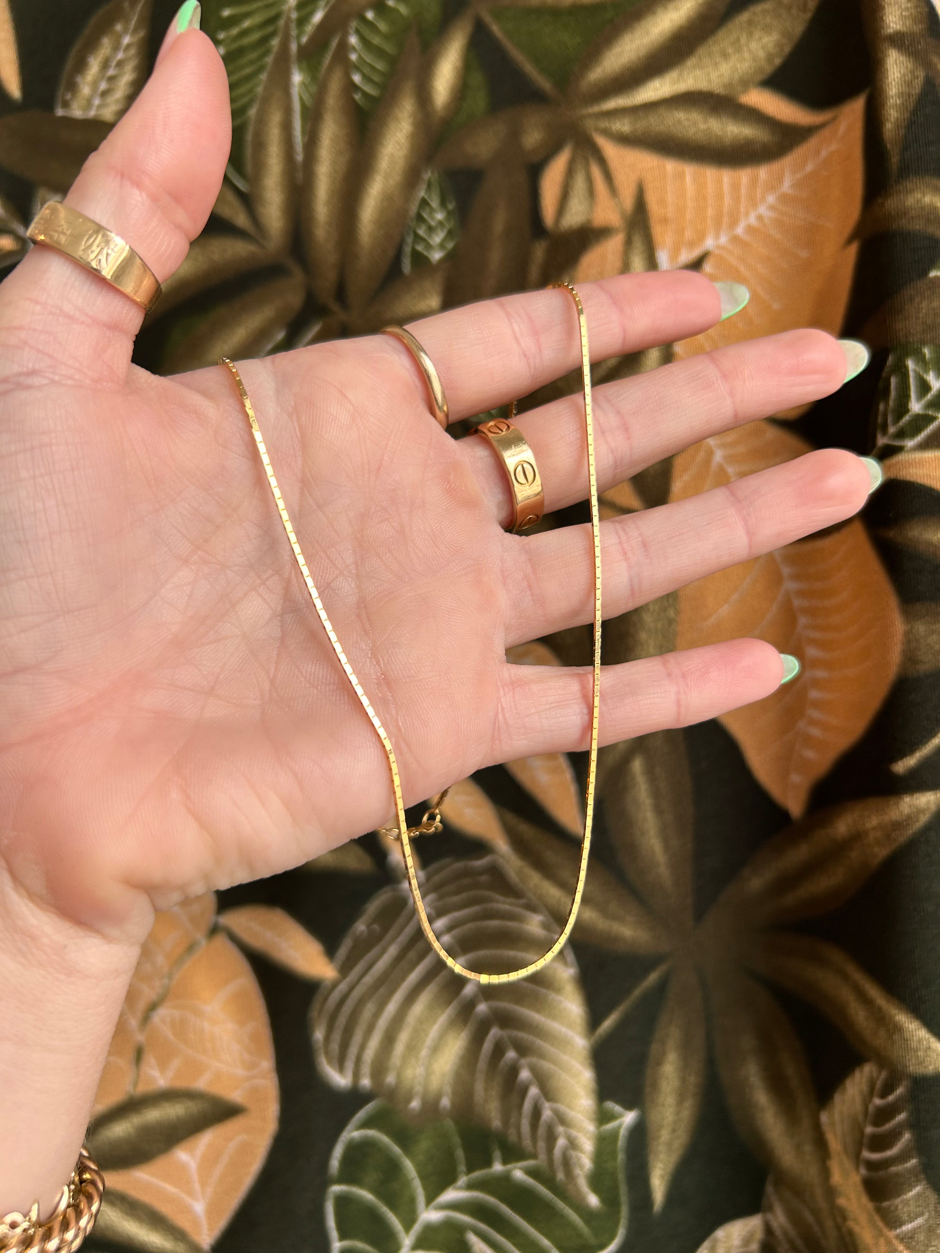 Shiny Box Chain – Mel's Treasures