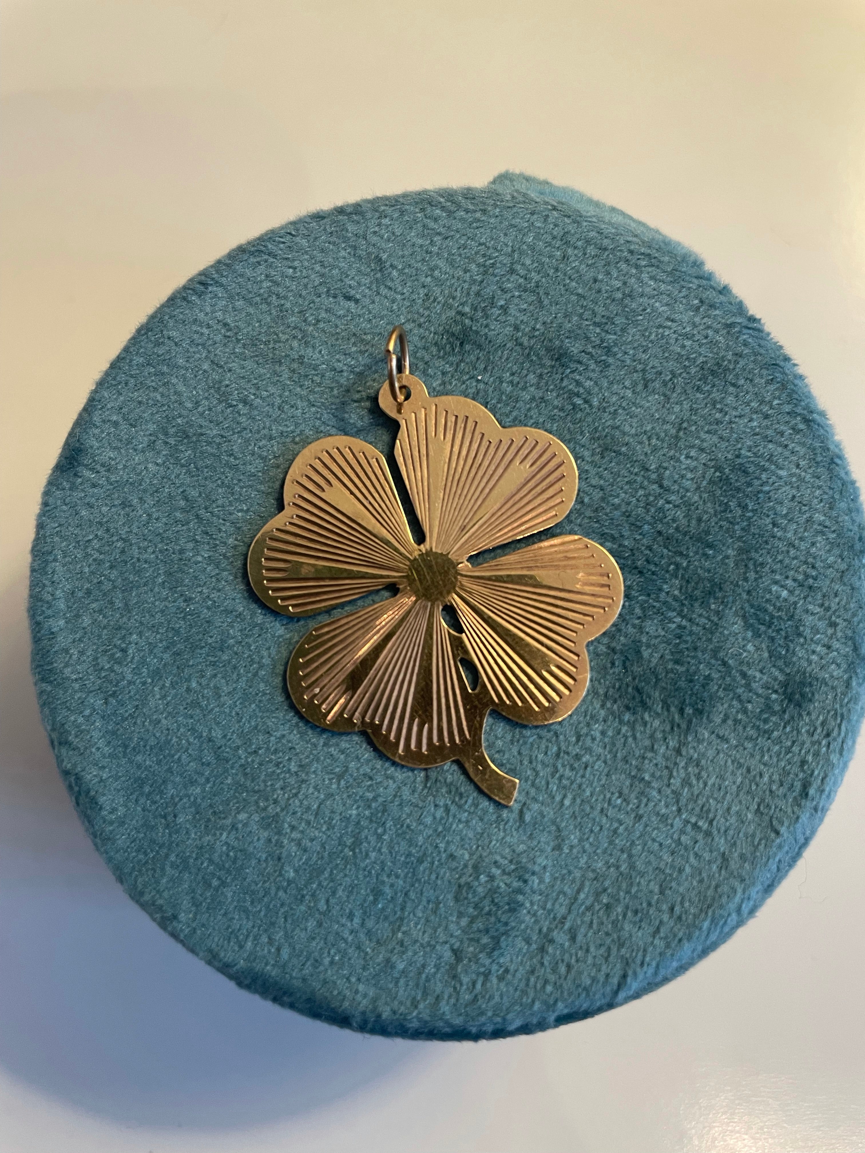 Vintage Mega Clover – Mel's Treasures
